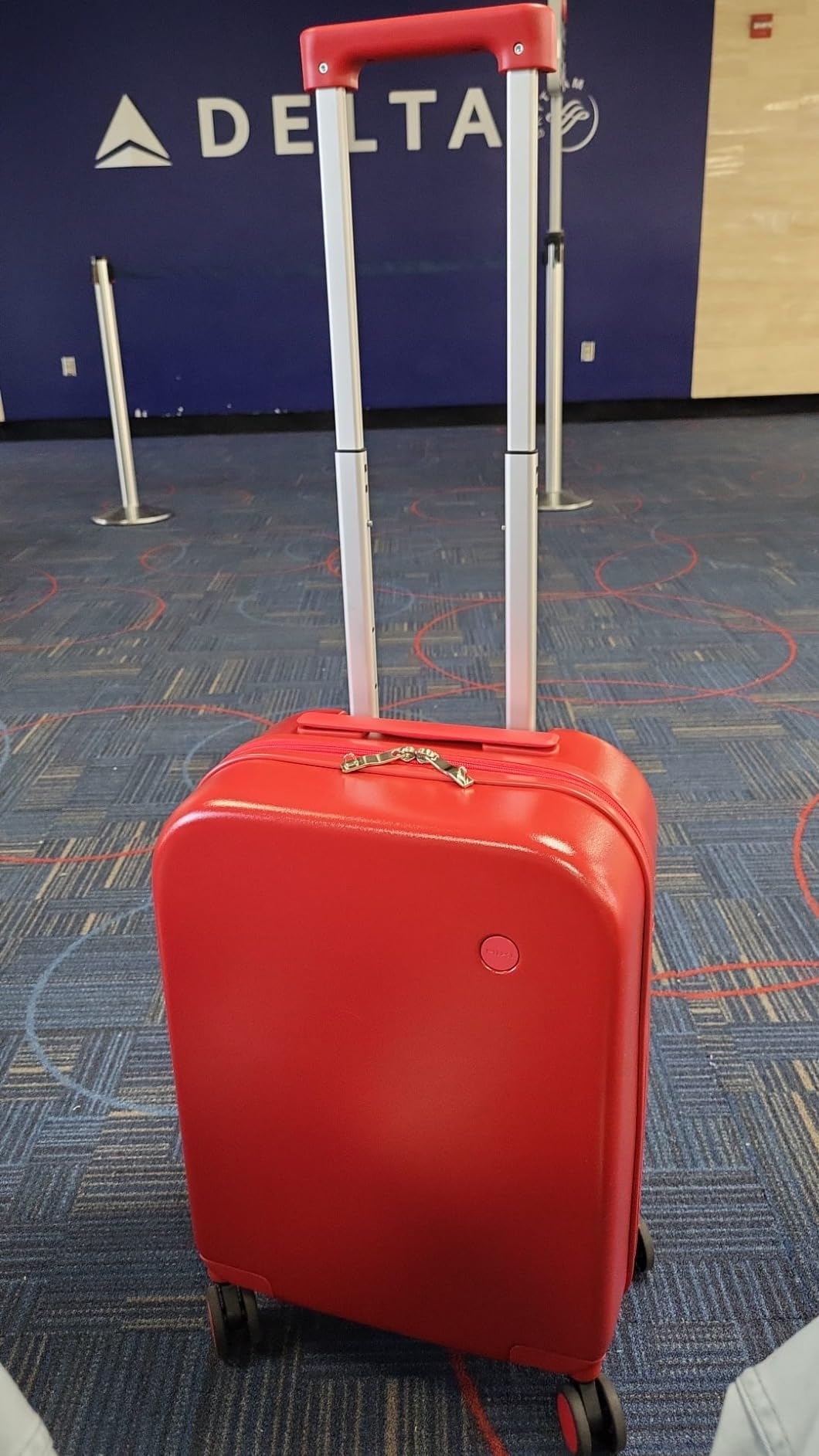 Mixi Luggage Review: Chic, Lightweight, and Surprisingly Tough